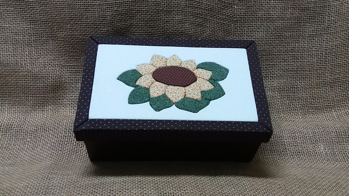 Caixa Com Patch Embutido | Elo7 Produtos Especiais