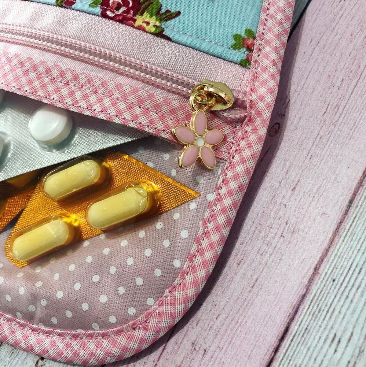 Porta Remédios De Patchwork no Elo7 | Ateliê Patywork (1A6DD84)