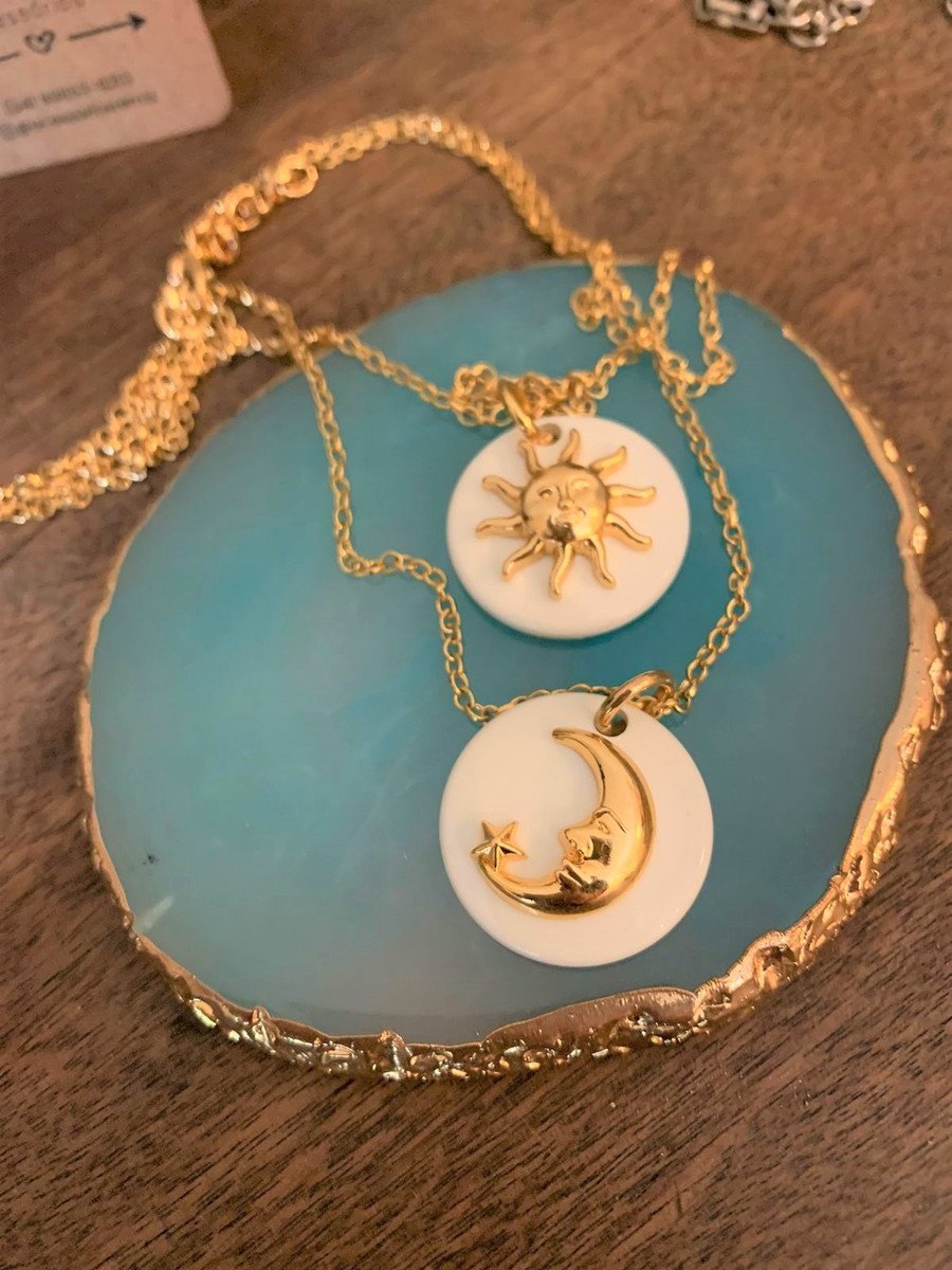 Colar Duplo Dourado Sol e Lua | Elo7 Produtos Especiais